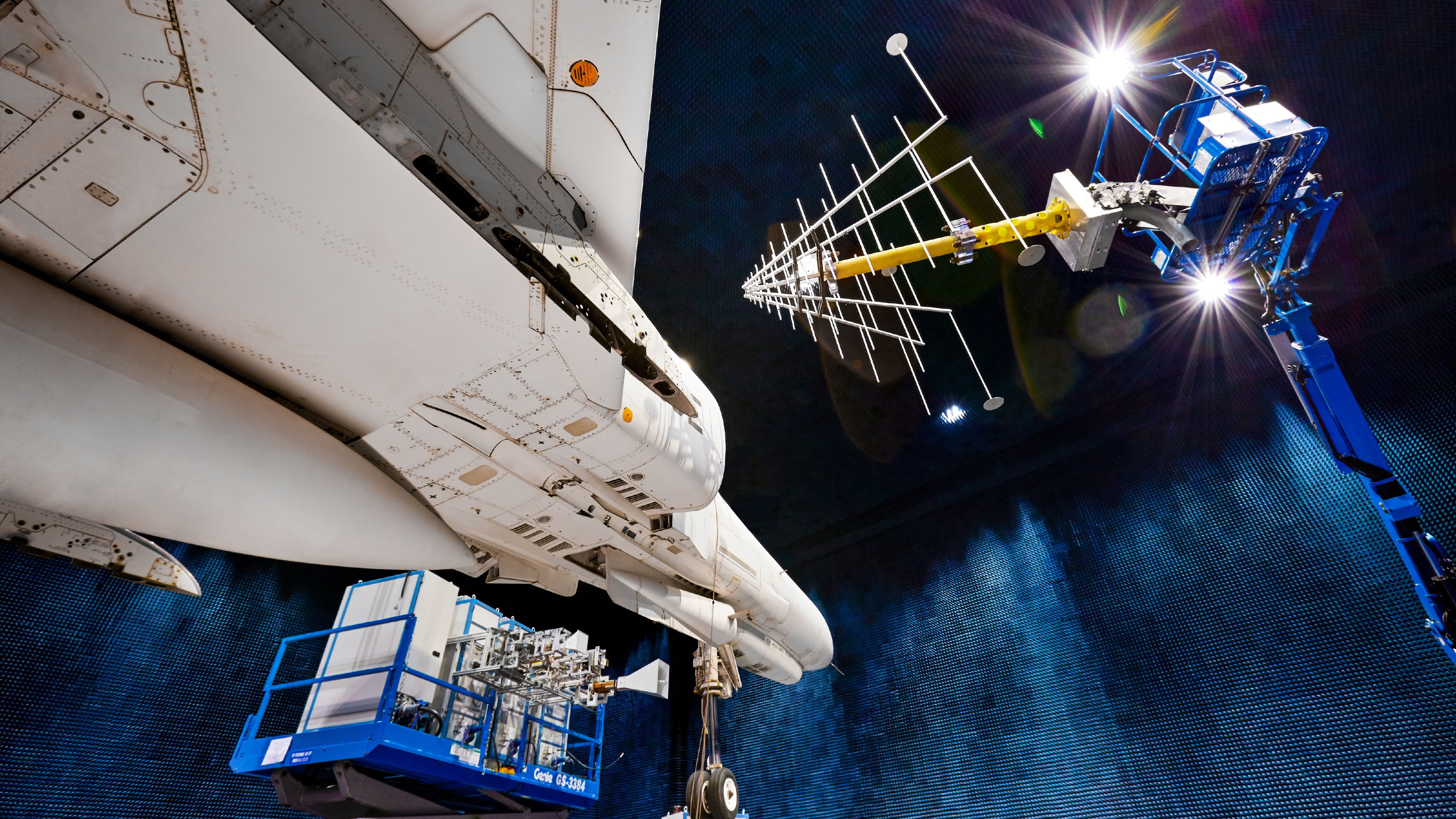 航空航天领域的 EMC 敏感度测试 - Rohde & Schwarz China